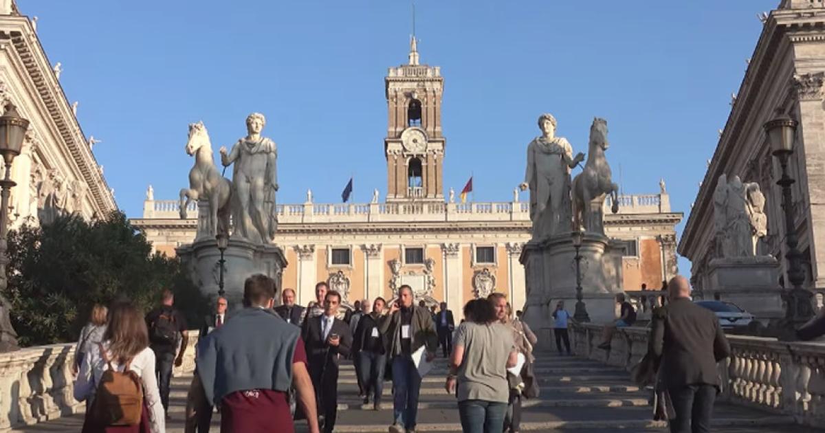 Roma prima città d'Italia con il suo canale WhatsApp - Gazzetta Regionale