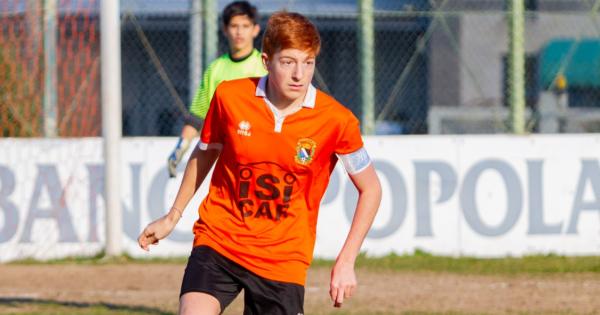 Alessio Greco vola nei Prof: il difensore dell'Accademia Calcio Roma ...