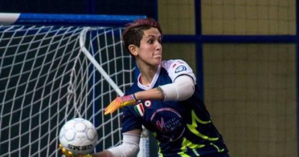 Grande colpo della Lositana: Chiara Salinetti in orange - Gazzetta ...